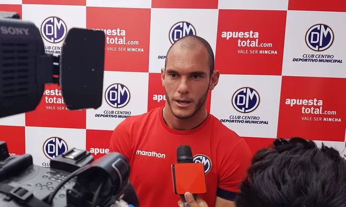 Selección peruana: Adrián Zela sueña con ir al Mundial y ya aprende ...