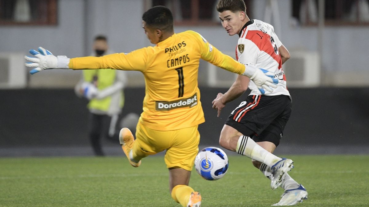 Julián Álvarez Igualó A Lolín Fernández En Marcarle Seis Goles A