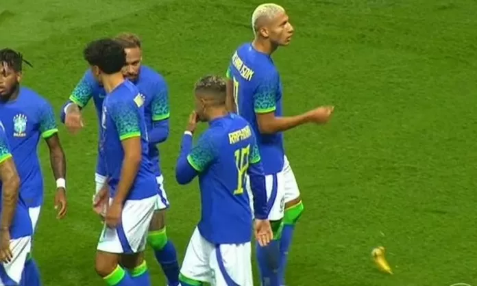 Brasil vs. Túnez: Lanzan un plátano a Richarlison en la celebración de ...