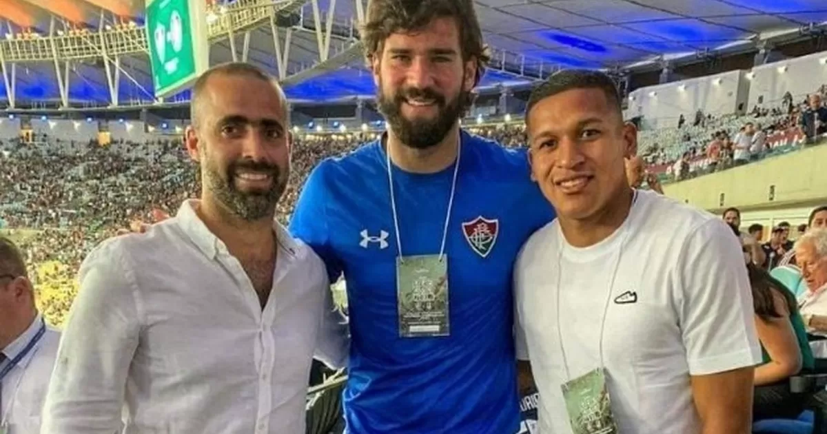 Fernando Pacheco se fotografió con Allison Becker en partido de ...