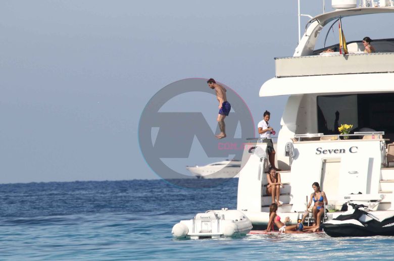 La locura de Lionel Messi en lujoso yate en la paradisiaca Ibiza ...