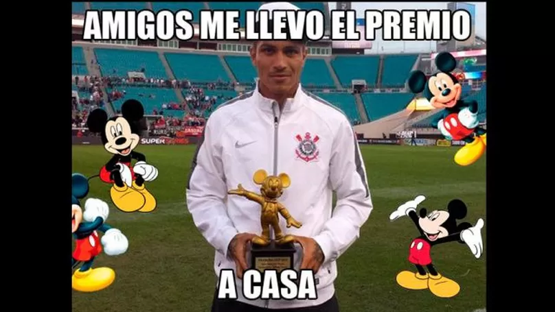 Paolo Guerrero recibió trofeo de Mickey Mouse y estos son los memes ...