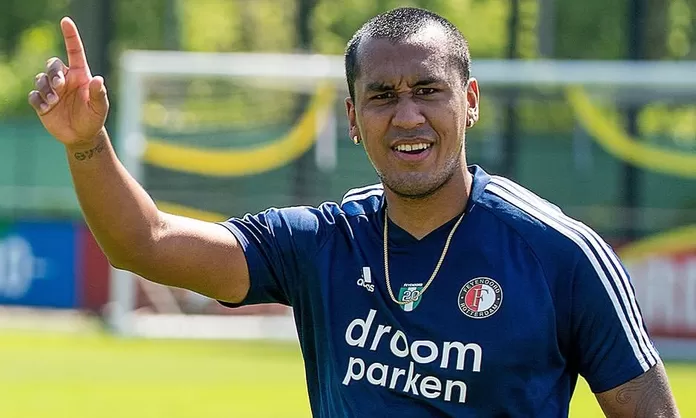 Renato Tapia recordó en Instagram cuando pasó prueba en el Liverpool ...