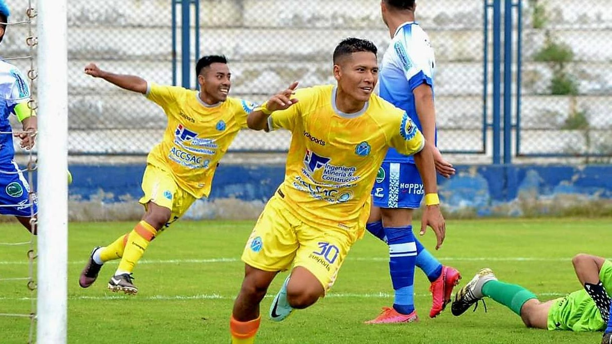 Copa Perú: Levantan la copa de campeón distrital y se rompió en pedazos ...
