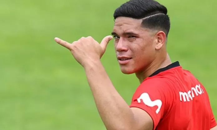 ¿se Pone La Crema Yuriel Celi Estaría Cada Vez Más Cerca De Universitario De Deportes América