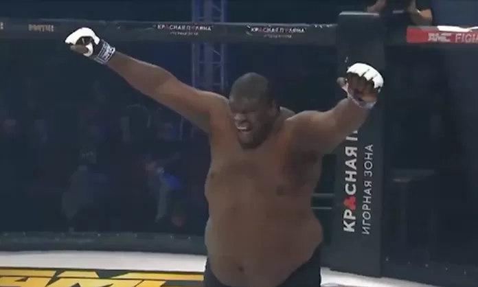 MMA: Zuluzinho, luchador de 170 kilos, es noqueado en concurso de ...