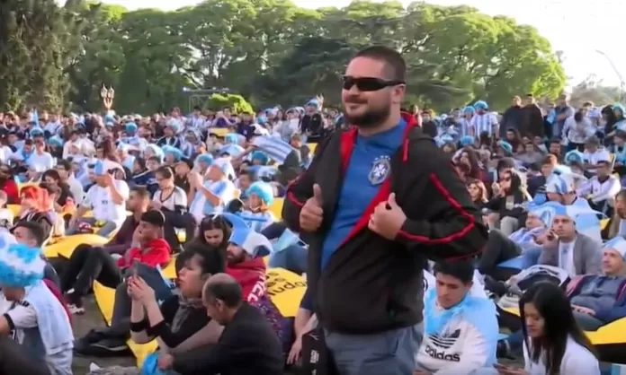 ¡Intruso!: Brasilero celebró victoria de Arabia Saudita entre ...