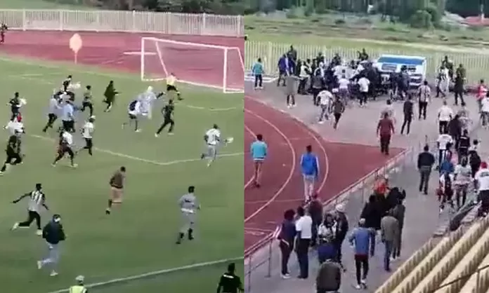 ¡Salvó su vida! Árbitro corrió a toda velocidad y evitó una paliza de ...